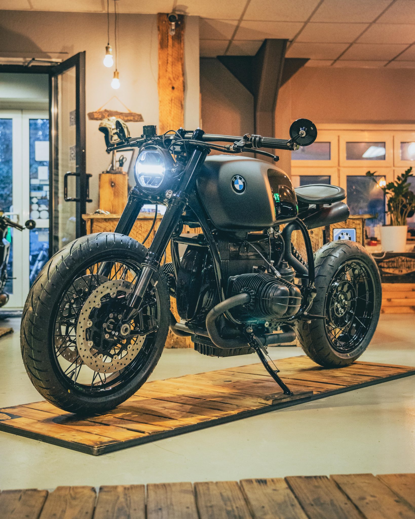BMW R100 R All Black – BRÜCKNER MANUFAKTUR